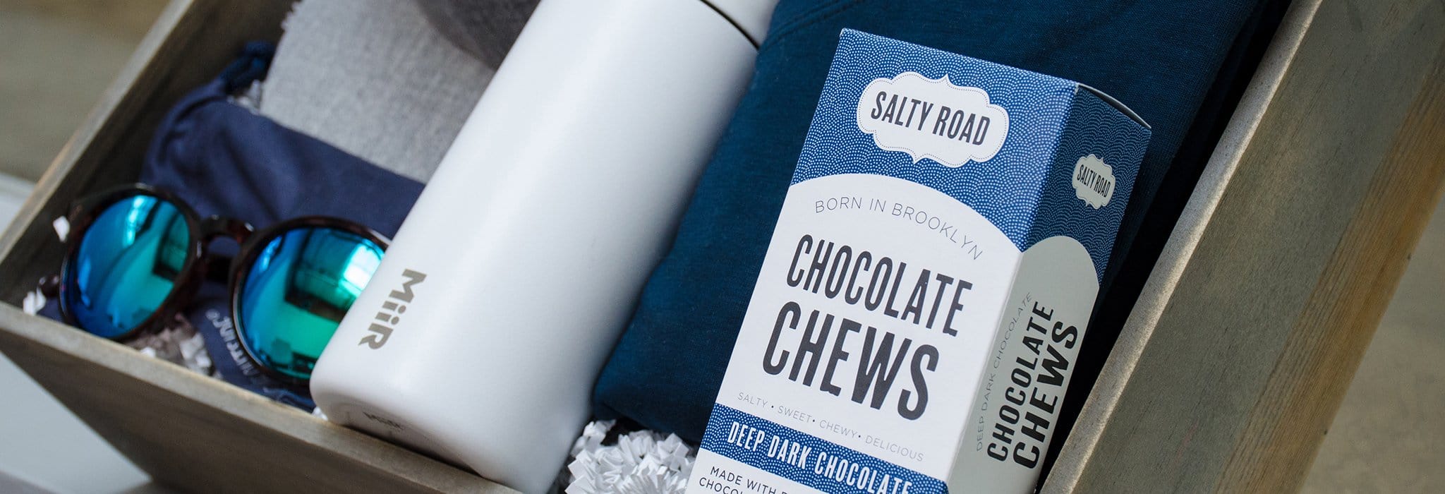 How to Design a Welcome Kit for New Employees | Clove & Twine